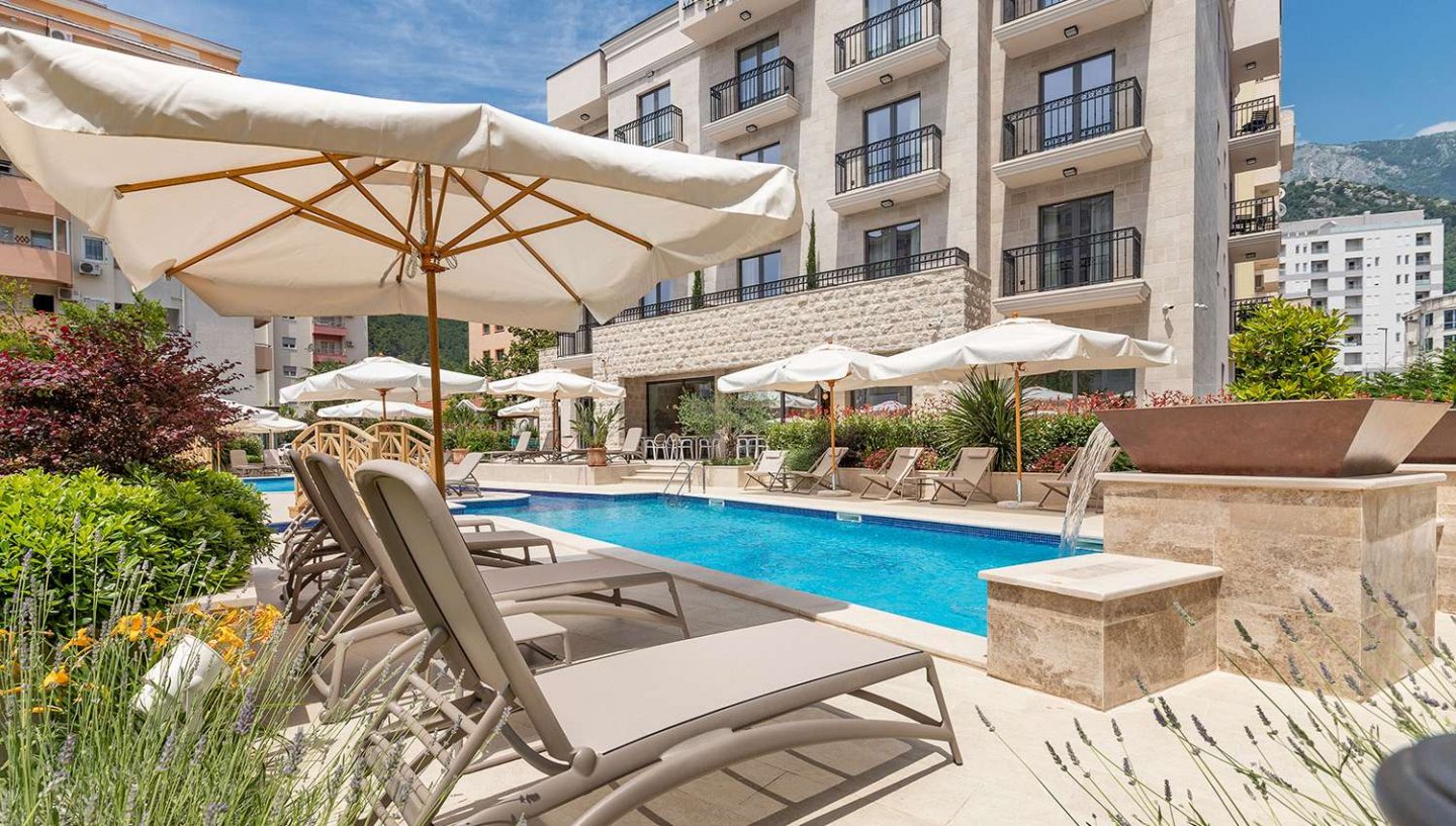 Visi ceļojumi uz Melnkalne